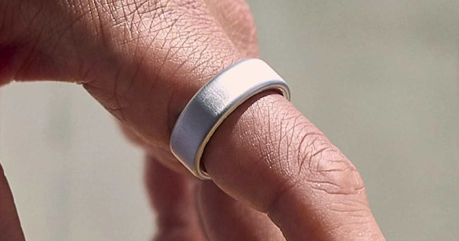 Oura Ring users report sudden battery drain and false low-battery alerts